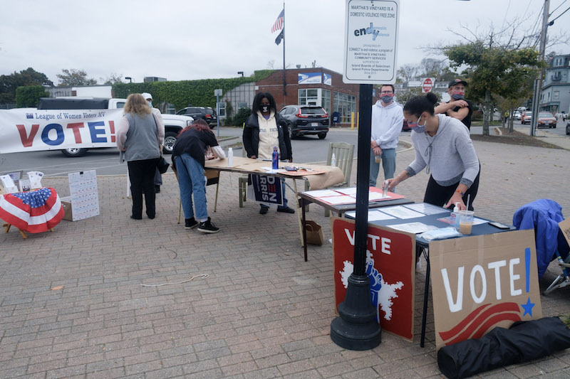 Vineyard Gazette | Protests | Rally Urges Islanders to Get Out and Vote ...