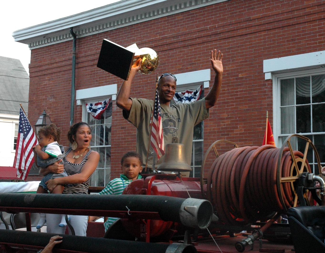 Vineyard Gazette | | Edgartown Parade Marches On With Flags, Fireworks ...
